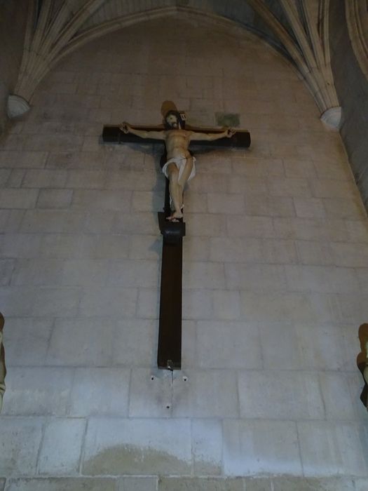 Statue : Christ en croix